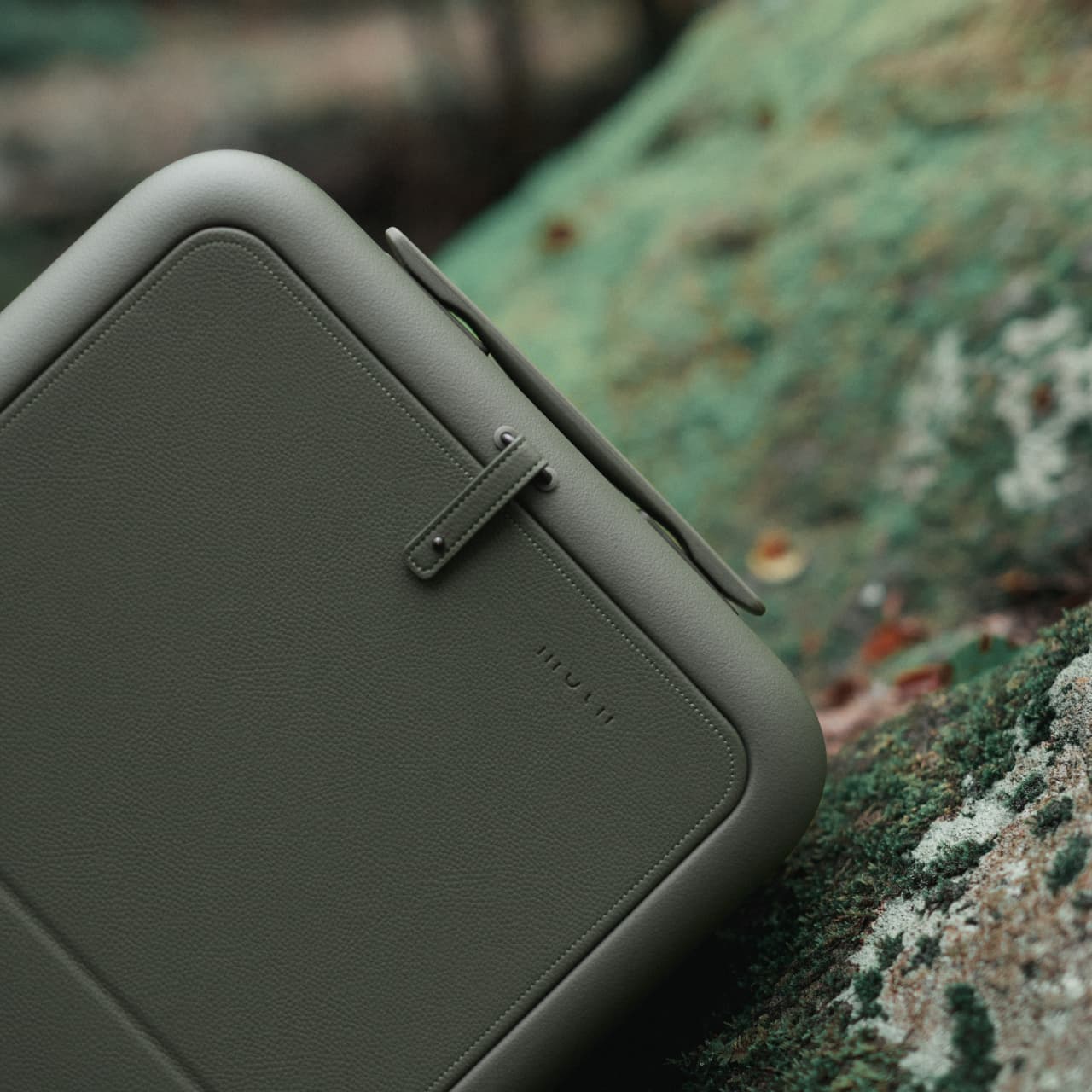 moln | "Bag-like" Suitcases